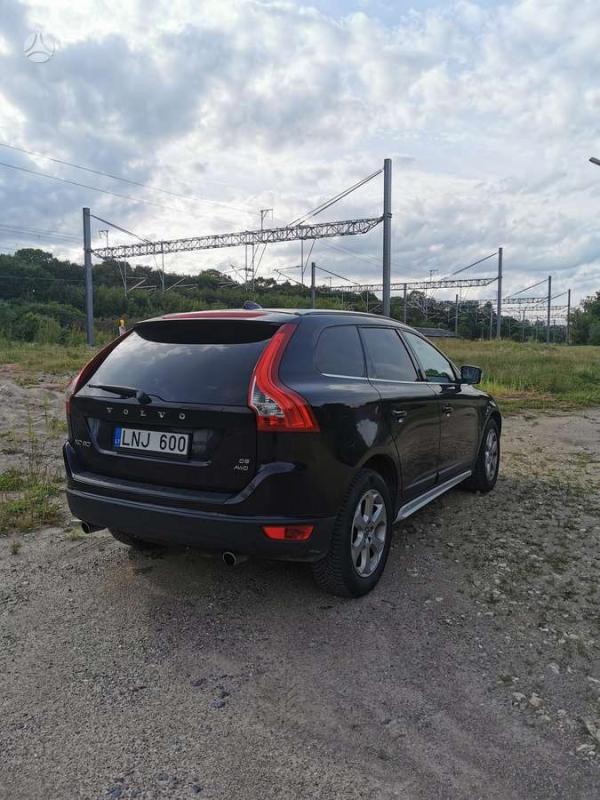 Melns Volvo XC60 2010 Kėdainiai, ar dzinēja tilpumu 2.40 L un nobraukumu 263 tūkst. km par 8150 €, foto 5 vietnē AUTOMOTO.COM.LV