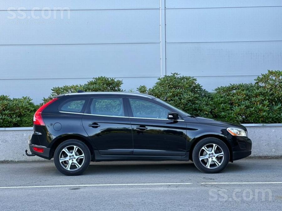 Melns Volvo XC60 2010 Rīga, ar dzinēja tilpumu 2.00 L un nobraukumu 278 tūkst. km par 5590 €, foto 6 vietnē AUTOMOTO.COM.LV