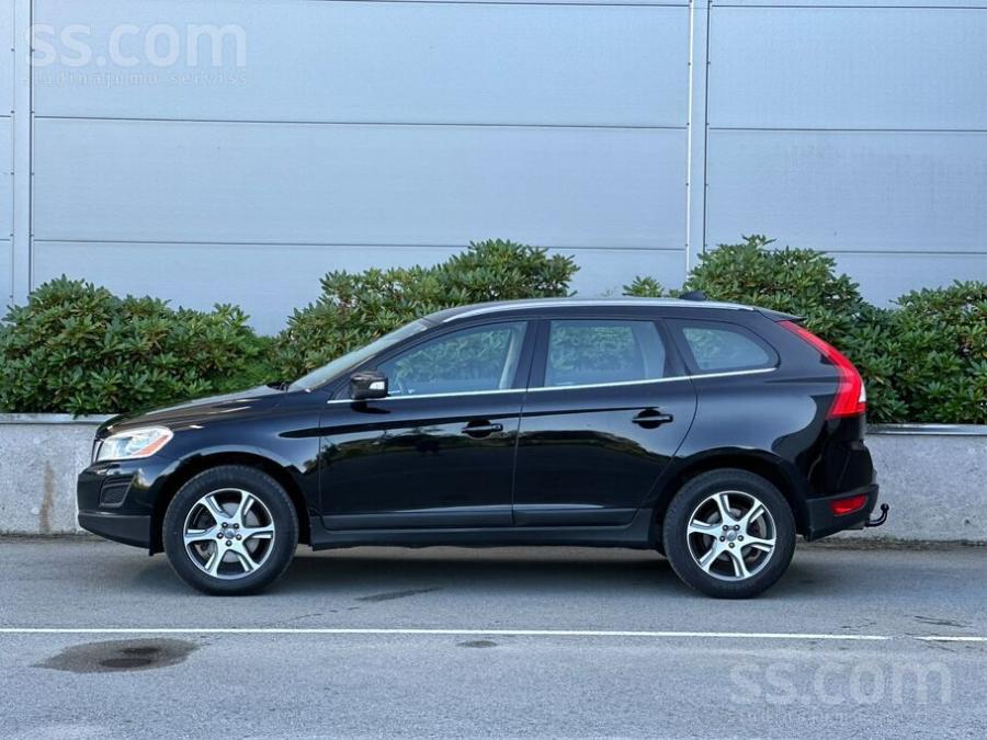 Melns Volvo XC60 2010 Rīga, ar dzinēja tilpumu 2.00 L un nobraukumu 278 tūkst. km par 5590 €, foto 7 vietnē AUTOMOTO.COM.LV