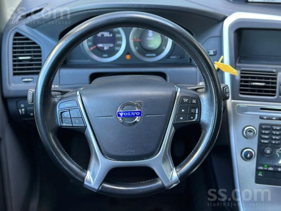 Melns Volvo XC60 2010 Rīga, ar dzinēja tilpumu 2.00 L un nobraukumu 278 tūkst. km par 5590 €, foto 13 vietnē AUTOMOTO.COM.LV
