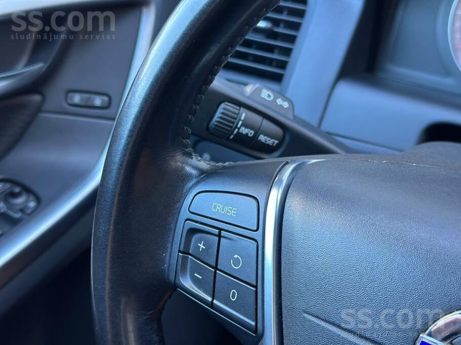 Melns Volvo XC60 2010 Rīga, ar dzinēja tilpumu 2.00 L un nobraukumu 278 tūkst. km par 5590 €, foto 14 vietnē AUTOMOTO.COM.LV