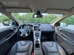 Melns Volvo XC60 2010 Rīga, ar dzinēja tilpumu 2.00 L un nobraukumu 278 tūkst. km par 5590 €, foto 17 vietnē AUTOMOTO.COM.LV