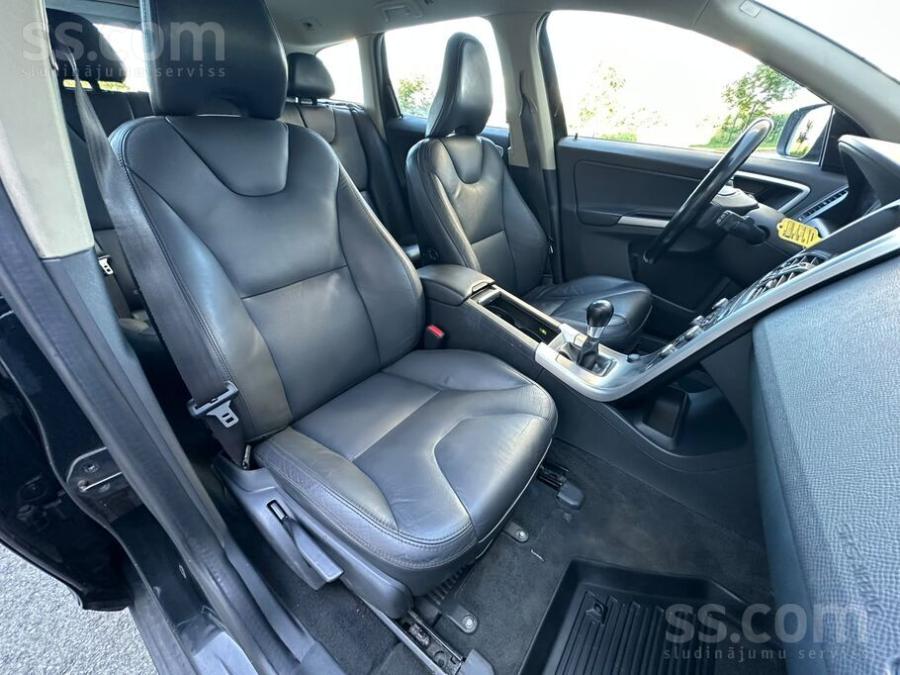 Melns Volvo XC60 2010 Rīga, ar dzinēja tilpumu 2.00 L un nobraukumu 278 tūkst. km par 5590 €, foto 24 vietnē AUTOMOTO.COM.LV