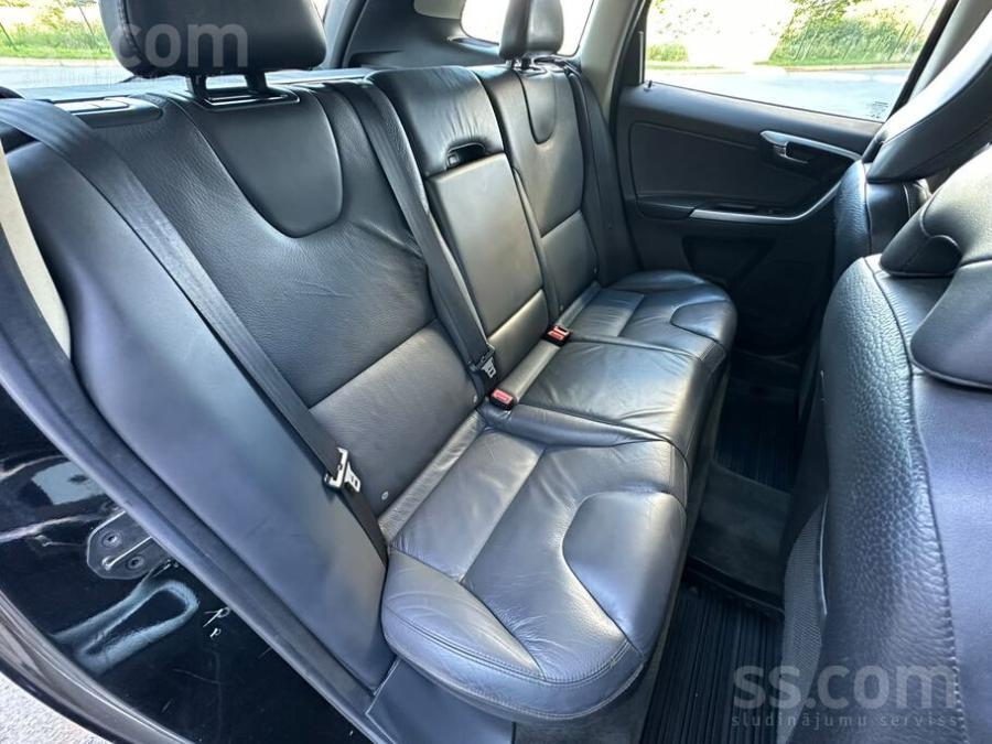 Melns Volvo XC60 2010 Rīga, ar dzinēja tilpumu 2.00 L un nobraukumu 278 tūkst. km par 5590 €, foto 26 vietnē AUTOMOTO.COM.LV