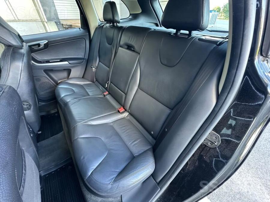 Melns Volvo XC60 2010 Rīga, ar dzinēja tilpumu 2.00 L un nobraukumu 278 tūkst. km par 5590 €, foto 30 vietnē AUTOMOTO.COM.LV