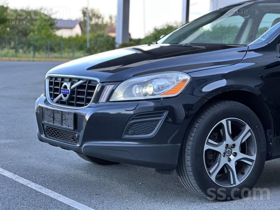 Melns Volvo XC60 2010 Rīga, ar dzinēja tilpumu 2.00 L un nobraukumu 278 tūkst. km par 5590 €, foto 33 vietnē AUTOMOTO.COM.LV