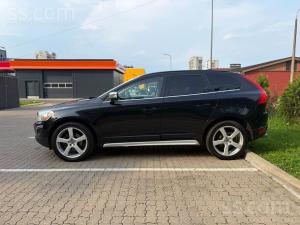 Melns Volvo XC60 2010 Rīga, ar dzinēja tilpumu 2.40 L un nobraukumu 280 tūkst. km par 8100 €, foto 4 vietnē AUTOMOTO.COM.LV