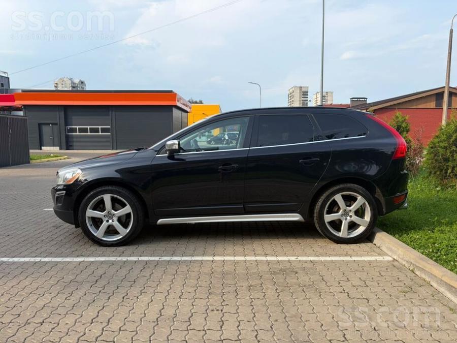 Melns Volvo XC60 2010 Rīga, ar dzinēja tilpumu 2.40 L un nobraukumu 280 tūkst. km par 8100 €, foto 4 vietnē AUTOMOTO.COM.LV