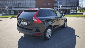 Black Volvo XC60 2010 in Klaipeda, with an engine capacity of 3.00 L and mileage of 255 thousand km for 6500 €, photo 6 on AUTOMOTO.COM.LV