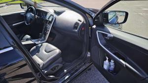 Black Volvo XC60 2010 in Klaipeda, with an engine capacity of 3.00 L and mileage of 255 thousand km for 6500 €, photo 10 on AUTOMOTO.COM.LV