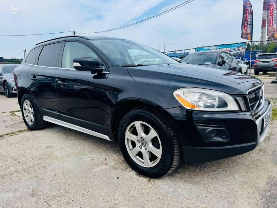 Black Volvo XC60 2010 in Kaunas, with an engine capacity of 2.40 L and mileage of 298 thousand km for 9100 €, photo 4 on AUTOMOTO.COM.LV