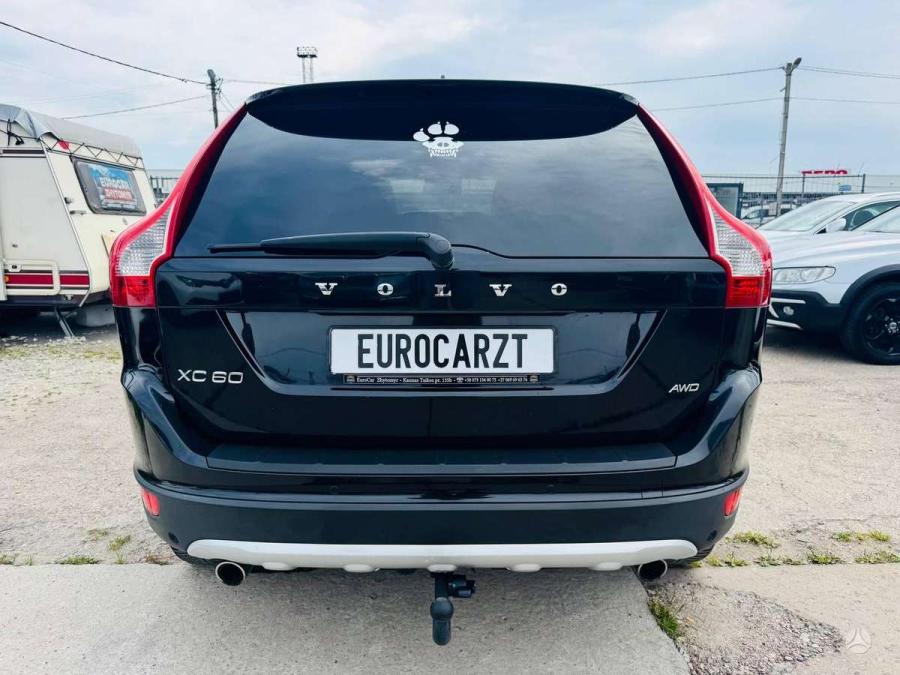 Black Volvo XC60 2010 in Kaunas, with an engine capacity of 2.40 L and mileage of 298 thousand km for 9100 €, photo 6 on AUTOMOTO.COM.LV