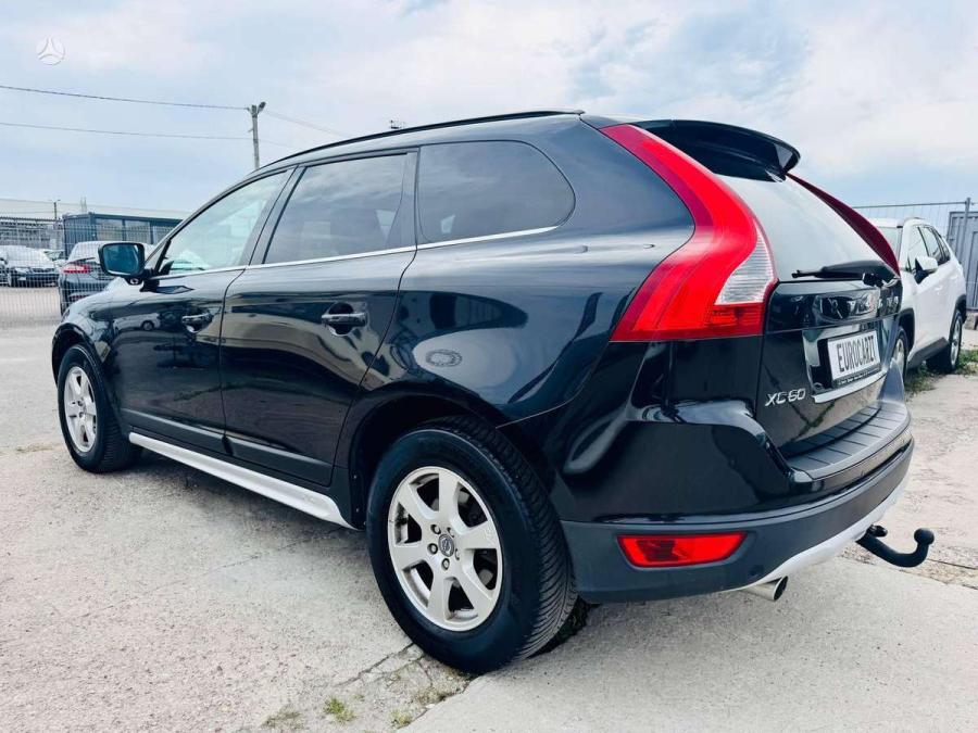 Black Volvo XC60 2010 in Kaunas, with an engine capacity of 2.40 L and mileage of 298 thousand km for 9100 €, photo 7 on AUTOMOTO.COM.LV