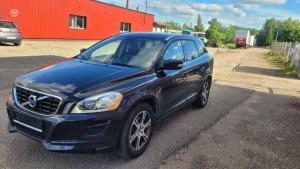 Black Volvo XC60 2010 in Telschi, with an engine capacity of 2.40 L and mileage of 300 thousand km for 7850 €, photo 4 on AUTOMOTO.COM.LV