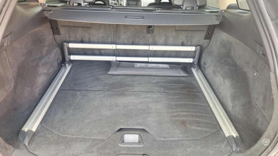 Black Volvo XC60 2010 in Telschi, with an engine capacity of 2.40 L and mileage of 300 thousand km for 7850 €, photo 12 on AUTOMOTO.COM.LV