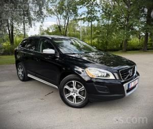 Black Volvo XC60 2010 in Jurmala, with an engine capacity of 2.40 L and mileage of 352 thousand km for 8600 €, photo 5 on AUTOMOTO.COM.LV