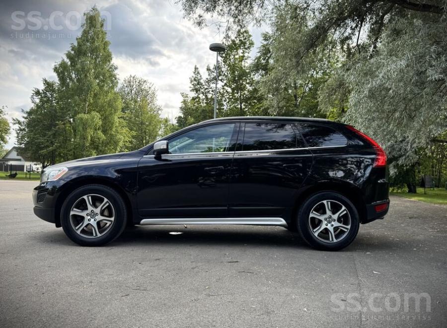 Black Volvo XC60 2010 in Jurmala, with an engine capacity of 2.40 L and mileage of 352 thousand km for 8600 €, photo 6 on AUTOMOTO.COM.LV