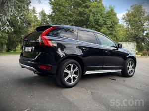 Black Volvo XC60 2010 in Jurmala, with an engine capacity of 2.40 L and mileage of 352 thousand km for 8600 €, photo 8 on AUTOMOTO.COM.LV