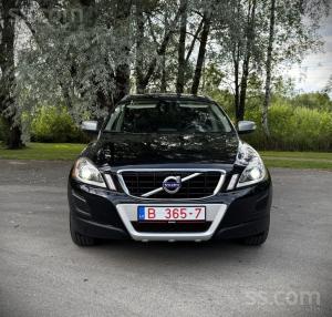Black Volvo XC60 2010 in Jurmala, with an engine capacity of 2.40 L and mileage of 352 thousand km for 8600 €, photo 12 on AUTOMOTO.COM.LV