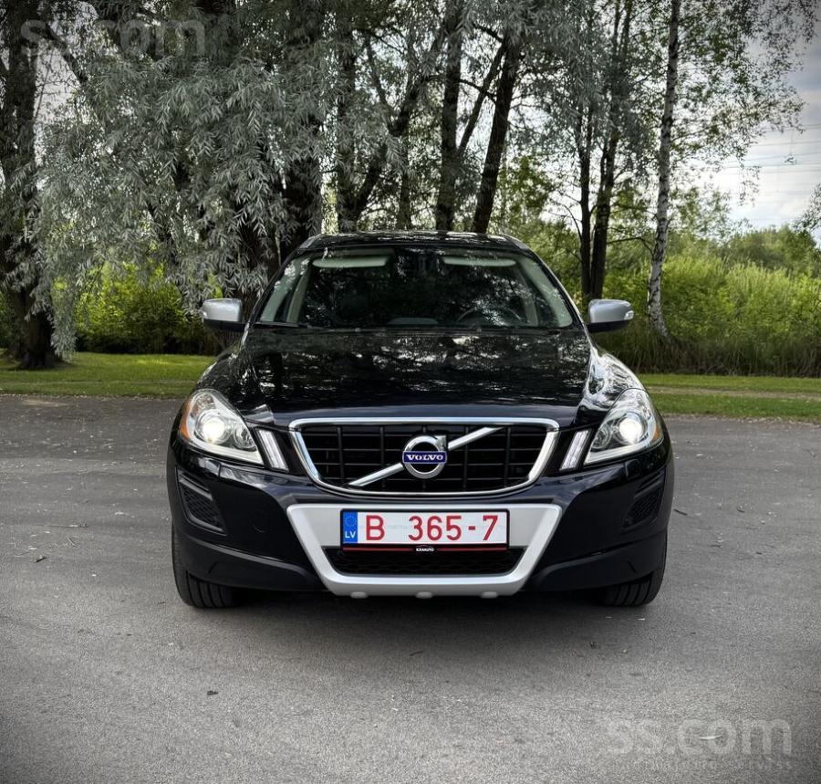 Black Volvo XC60 2010 in Jurmala, with an engine capacity of 2.40 L and mileage of 352 thousand km for 8600 €, photo 12 on AUTOMOTO.COM.LV
