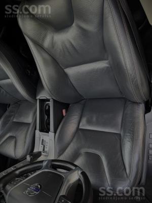 Black Volvo XC60 2010 in Jurmala, with an engine capacity of 2.40 L and mileage of 352 thousand km for 8600 €, photo 21 on AUTOMOTO.COM.LV