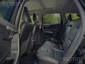 Black Volvo XC60 2010 in Jurmala, with an engine capacity of 2.40 L and mileage of 352 thousand km for 8600 €, photo 22 on AUTOMOTO.COM.LV