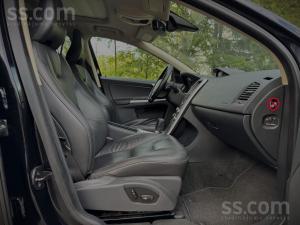 Black Volvo XC60 2010 in Jurmala, with an engine capacity of 2.40 L and mileage of 352 thousand km for 8600 €, photo 24 on AUTOMOTO.COM.LV
