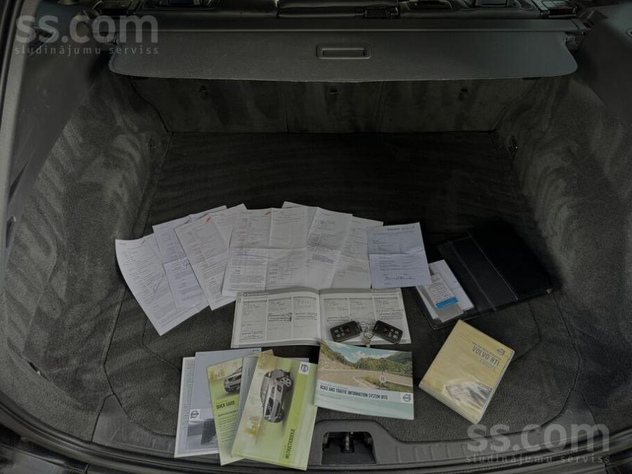 Black Volvo XC60 2010 in Jurmala, with an engine capacity of 2.40 L and mileage of 352 thousand km for 8600 €, photo 28 on AUTOMOTO.COM.LV