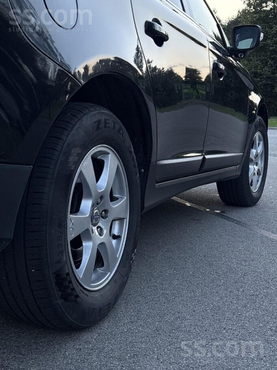 Melns Volvo XC60 2010 Rīga, ar dzinēja tilpumu 2.40 L un nobraukumu 237 tūkst. km par 6500 €, foto 4 vietnē AUTOMOTO.COM.LV