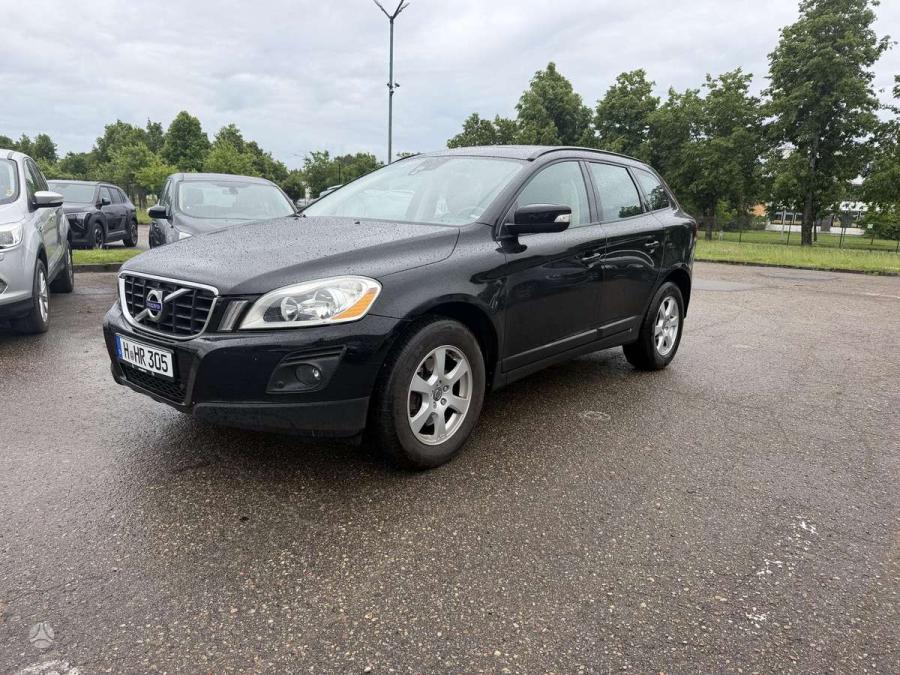Black Volvo XC60 2010 in Plunge, with an engine capacity of 2.40 L and mileage of 288 thousand km for 6680 €, photo 1 on AUTOMOTO.COM.LV
