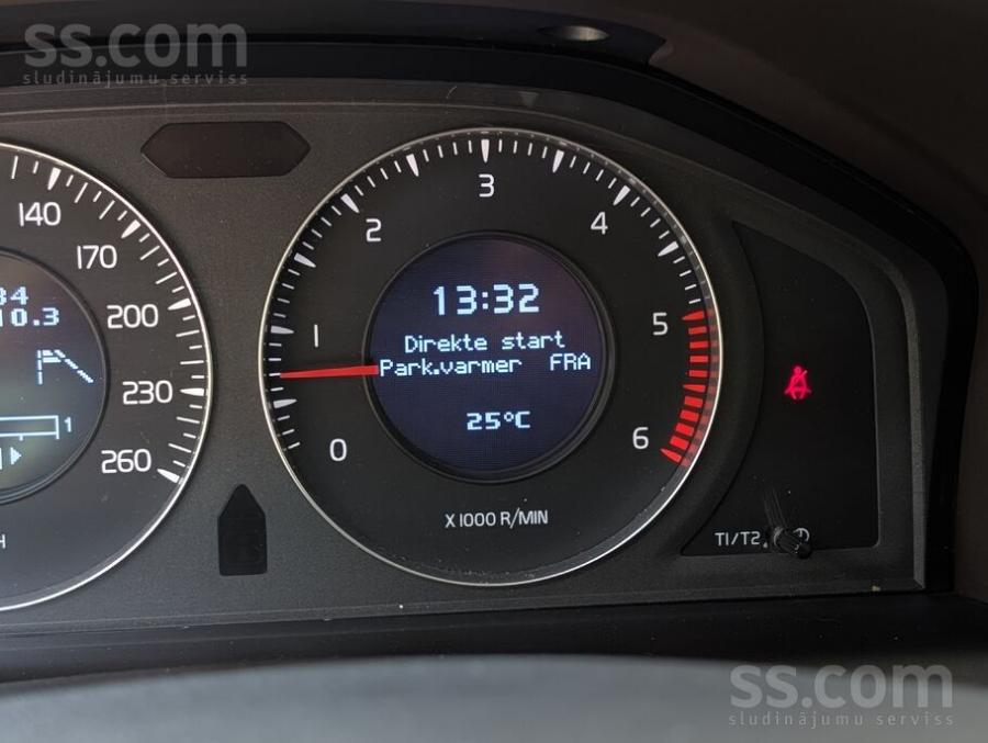Black Volvo XC60 2010 in Riga, with an engine capacity of 2.40 L and mileage of 0 thousand km for 7990 €, photo 30 on AUTOMOTO.COM.LV