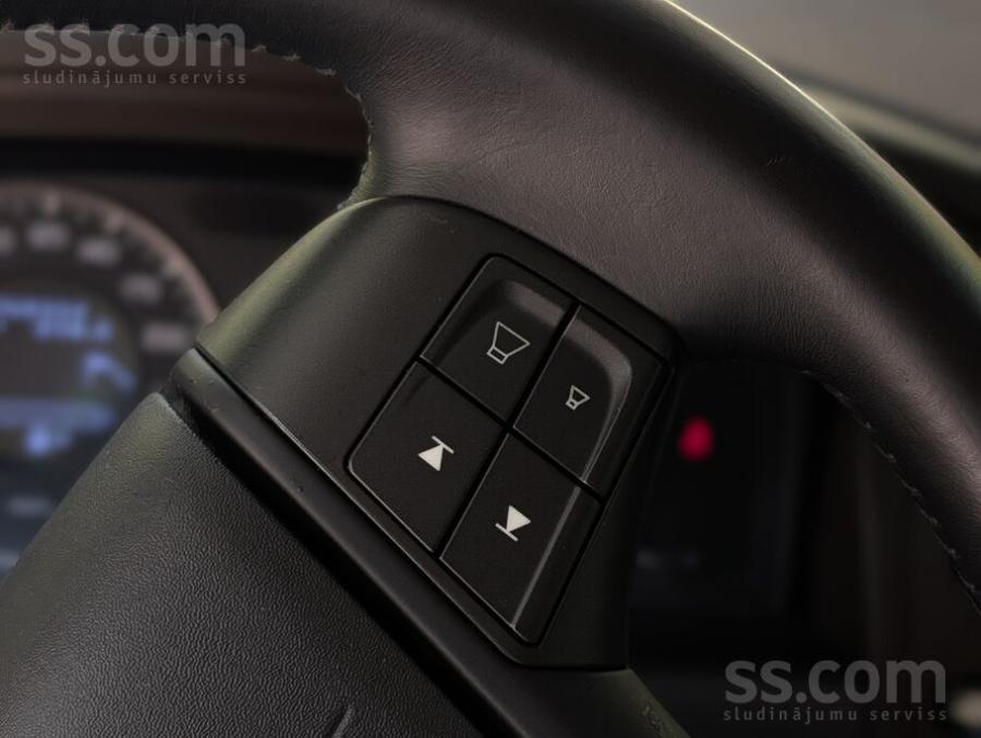 Black Volvo XC60 2010 in Riga, with an engine capacity of 2.40 L and mileage of 0 thousand km for 7990 €, photo 32 on AUTOMOTO.COM.LV