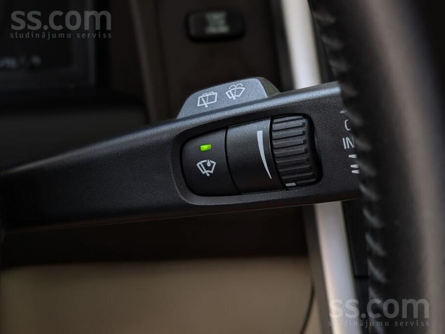 Black Volvo XC60 2010 in Riga, with an engine capacity of 2.40 L and mileage of 0 thousand km for 7990 €, photo 36 on AUTOMOTO.COM.LV