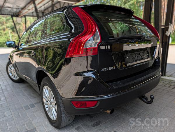 Black Volvo XC60 2010 in Riga, with an engine capacity of 2.40 L and mileage of 0 thousand km for 7990 €, photo 4 on AUTOMOTO.COM.LV