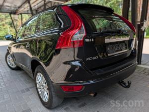 Black Volvo XC60 2010 in Riga, with an engine capacity of 2.40 L and mileage of 0 thousand km for 7990 €, photo 5 on AUTOMOTO.COM.LV