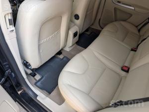 Black Volvo XC60 2010 in Riga, with an engine capacity of 2.40 L and mileage of 0 thousand km for 7990 €, photo 14 on AUTOMOTO.COM.LV