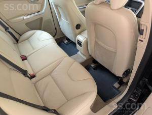 Black Volvo XC60 2010 in Riga, with an engine capacity of 2.40 L and mileage of 0 thousand km for 7990 €, photo 20 on AUTOMOTO.COM.LV