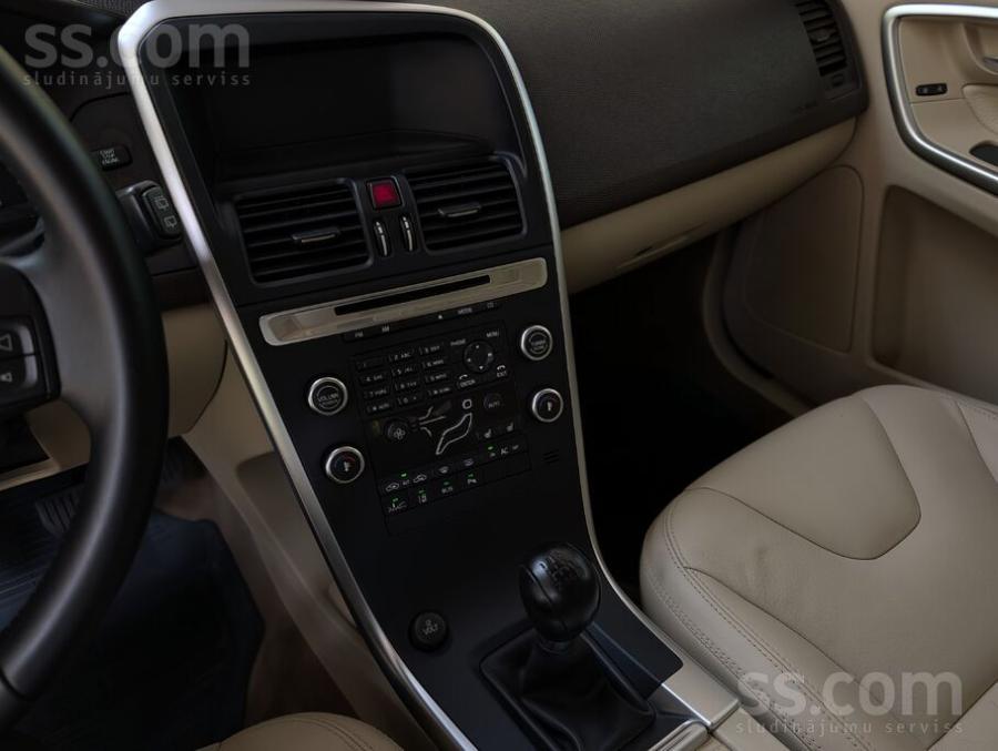 Black Volvo XC60 2010 in Riga, with an engine capacity of 2.40 L and mileage of 0 thousand km for 7990 €, photo 41 on AUTOMOTO.COM.LV