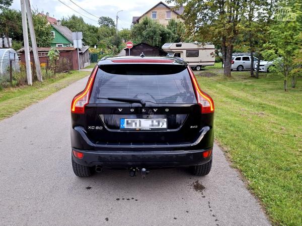 Black Volvo XC60 2010 in Siauliai, with an engine capacity of 2.40 L and mileage of 0 thousand km for 6300 €, photo 3 on AUTOMOTO.COM.LV