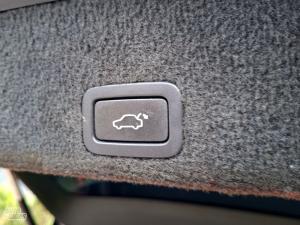 Melns Volvo XC60 2010 Šauļi, ar dzinēja tilpumu 2.40 L un nobraukumu 0 tūkst. km par 6300 €, foto 14 vietnē AUTOMOTO.COM.LV
