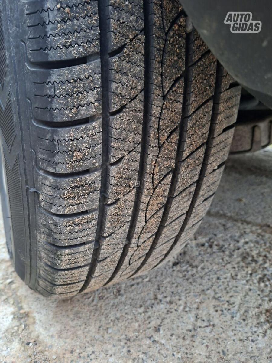 Melns Volvo XC60 2010 Šauļi, ar dzinēja tilpumu 2.40 L un nobraukumu 0 tūkst. km par 6300 €, foto 18 vietnē AUTOMOTO.COM.LV
