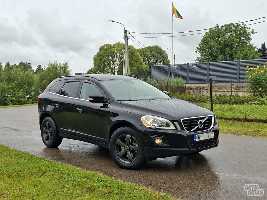 Melns Volvo XC60 2010 Šauļi, ar dzinēja tilpumu 2.40 L un nobraukumu 0 tūkst. km par 6300 €, foto 1 vietnē AUTOMOTO.COM.LV