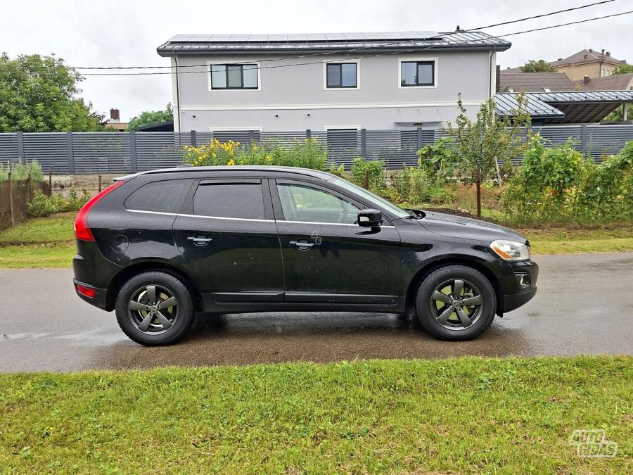 Melns Volvo XC60 2010 Šauļi, ar dzinēja tilpumu 2.40 L un nobraukumu 0 tūkst. km par 6300 €, foto 9 vietnē AUTOMOTO.COM.LV