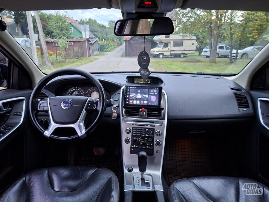 Melns Volvo XC60 2010 Šauļi, ar dzinēja tilpumu 2.40 L un nobraukumu 0 tūkst. km par 6300 €, foto 10 vietnē AUTOMOTO.COM.LV