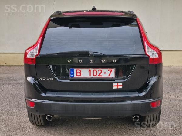 Black Volvo XC60 2010 in Ogre, with an engine capacity of 2.40 L and mileage of 279 thousand km for 7250 €, photo 7 on AUTOMOTO.COM.LV