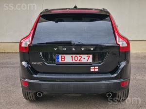 Melns Volvo XC60 2010 Ogre, ar dzinēja tilpumu 2.40 L un nobraukumu 279 tūkst. km par 7250 €, foto 8 vietnē AUTOMOTO.COM.LV