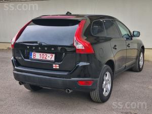 Melns Volvo XC60 2010 Ogre, ar dzinēja tilpumu 2.40 L un nobraukumu 279 tūkst. km par 7250 €, foto 9 vietnē AUTOMOTO.COM.LV
