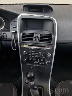Melns Volvo XC60 2010 Ogre, ar dzinēja tilpumu 2.40 L un nobraukumu 279 tūkst. km par 7250 €, foto 15 vietnē AUTOMOTO.COM.LV