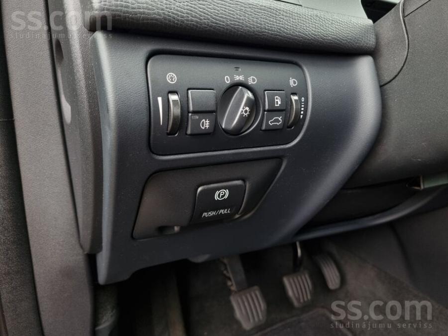 Melns Volvo XC60 2010 Ogre, ar dzinēja tilpumu 2.40 L un nobraukumu 279 tūkst. km par 7250 €, foto 17 vietnē AUTOMOTO.COM.LV