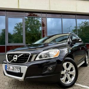 Melns Volvo XC60 2010 Kaišiadorys, ar dzinēja tilpumu 2.40 L un nobraukumu 350 tūkst. km par 7950 €, foto  vietnē AUTOMOTO.COM.LV